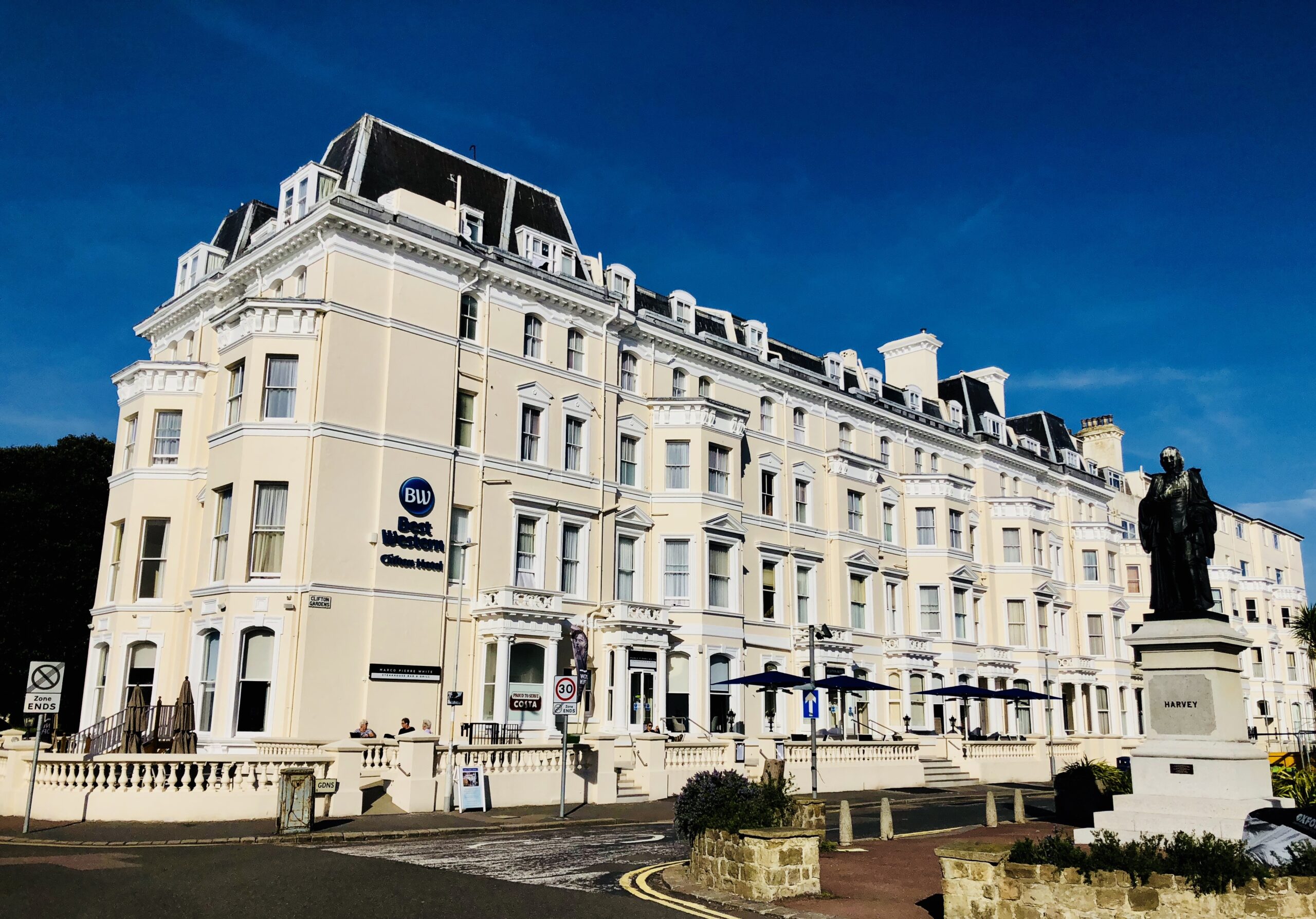 Harvey & The Dragon's Teeth | RA Williams